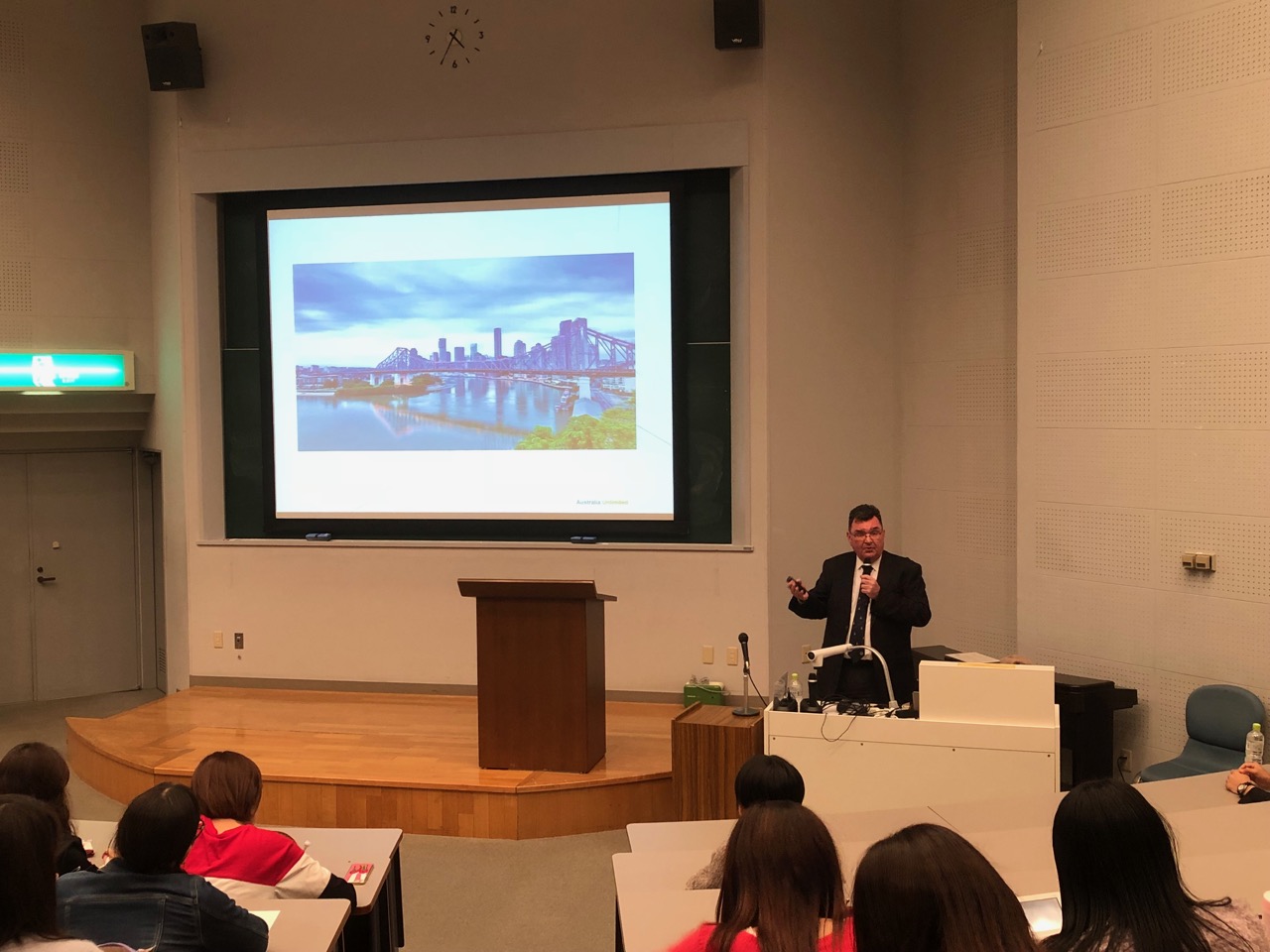 “Australia Now” with Ian Brazier – SeiJo English